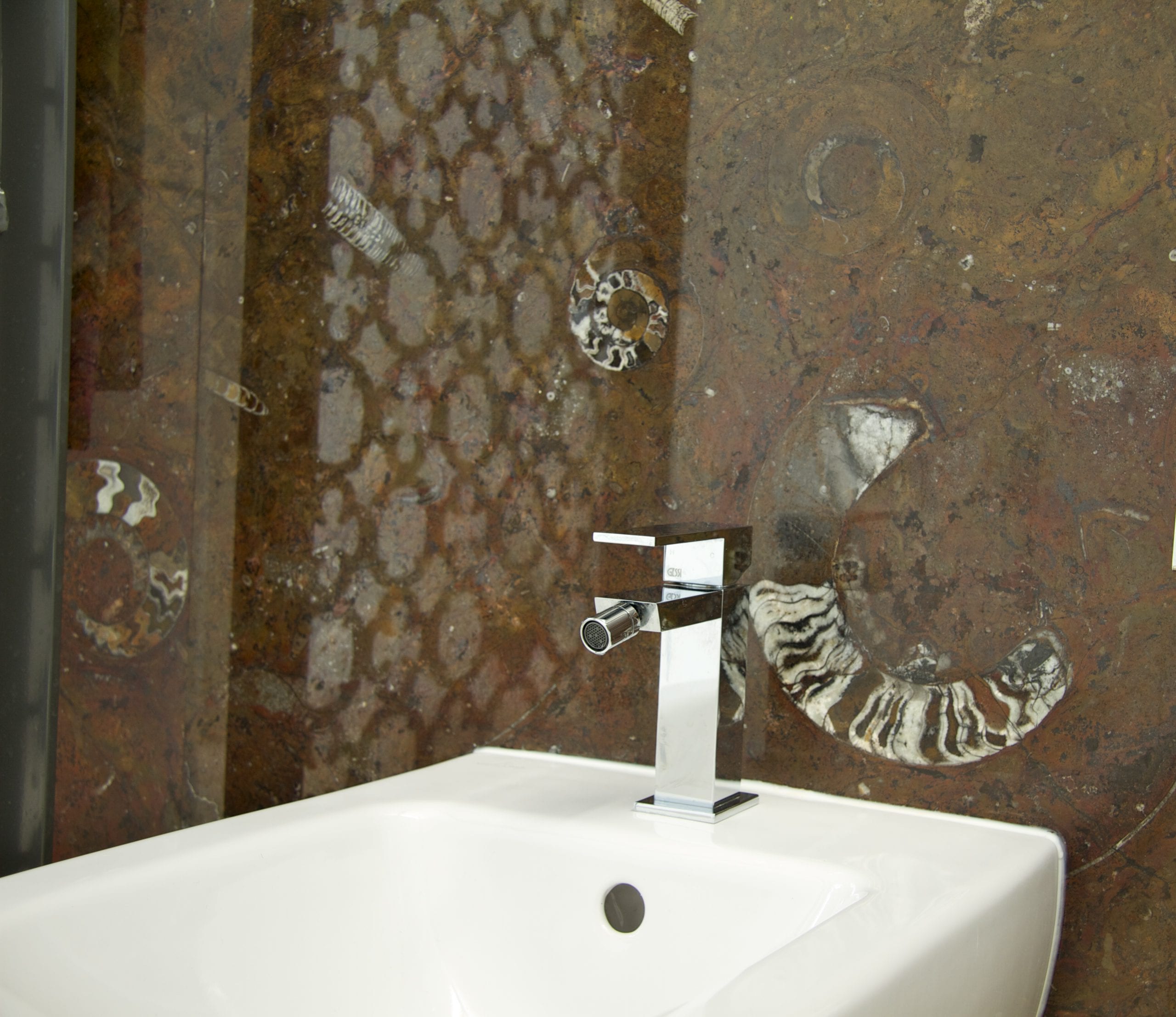 Kitchen and bathroom slabs – Finestone