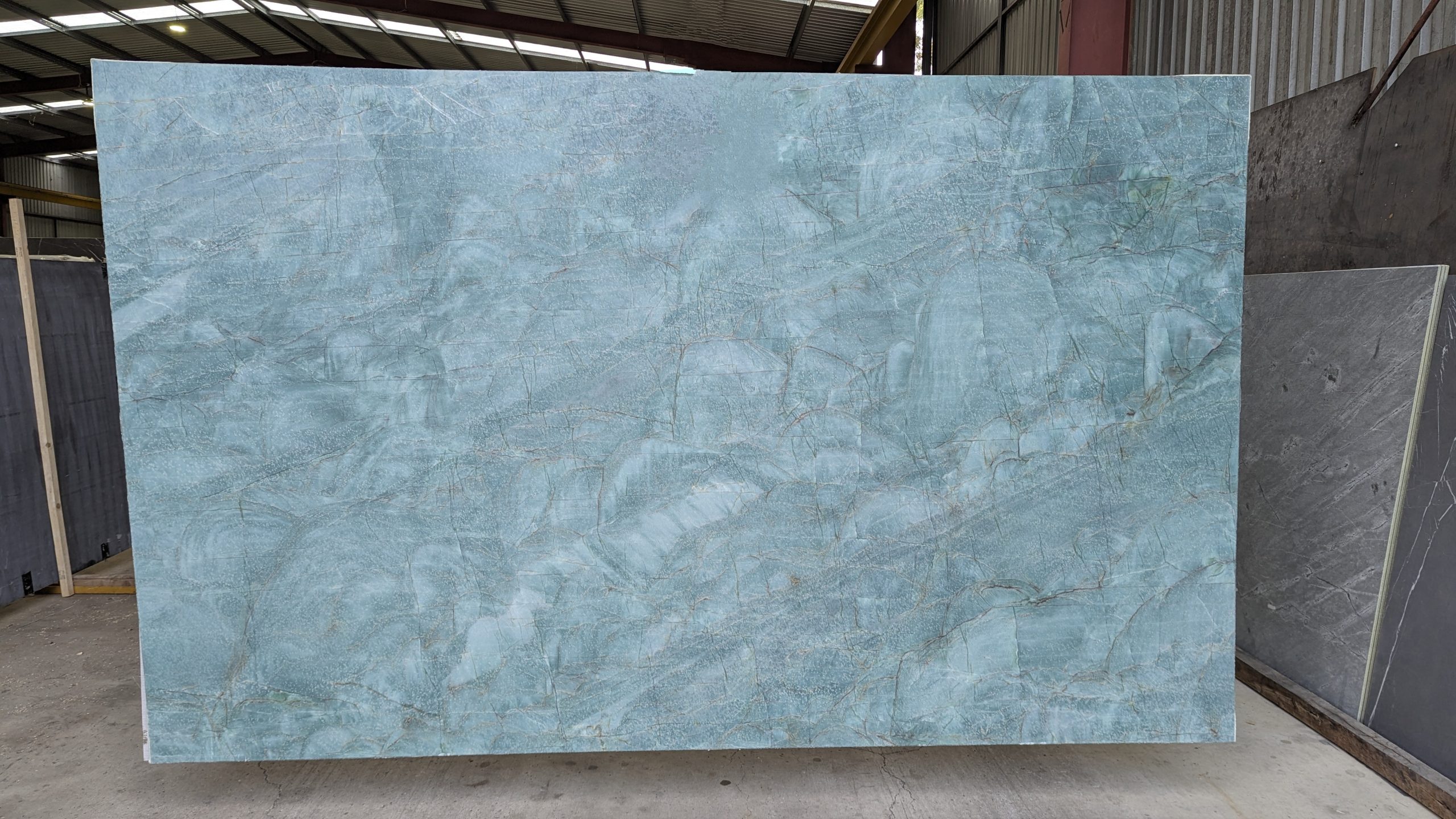 Emerald Quartzite Honed BL56047 – Finestone