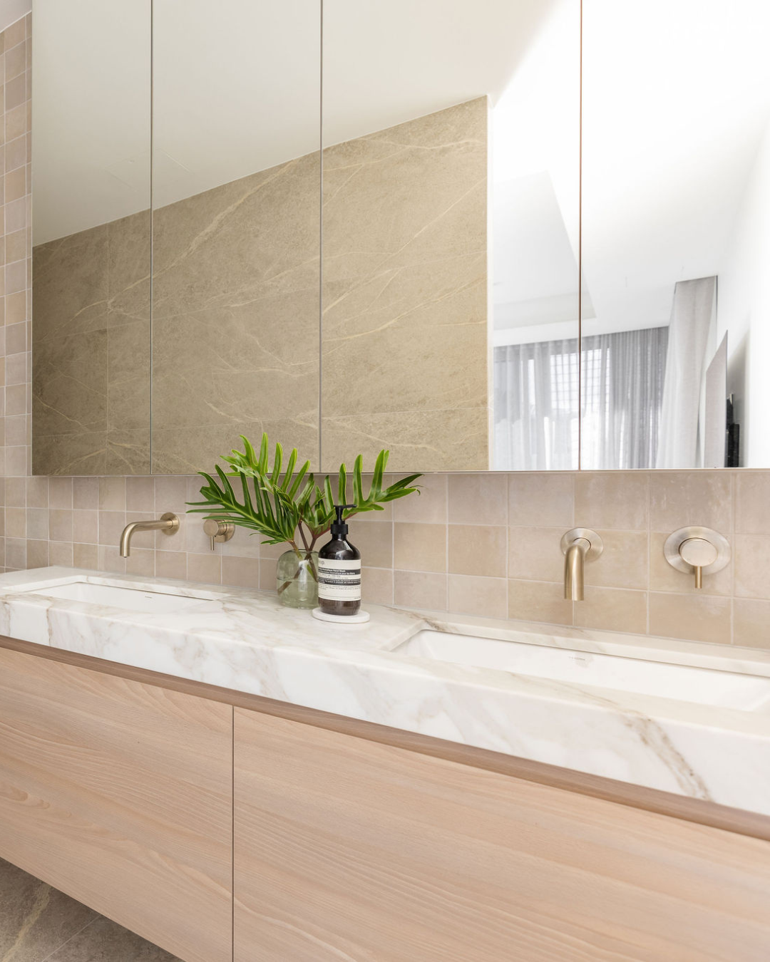 The Jade House – Finestone