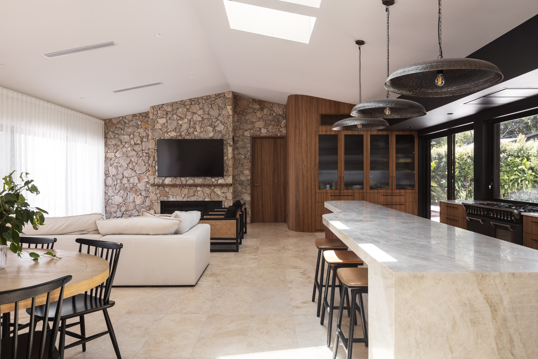 MIDDLE POCKET – Finestone