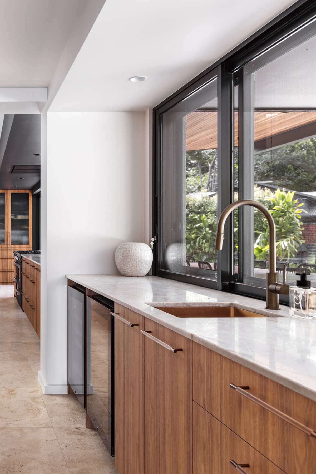 MIDDLE POCKET – Finestone