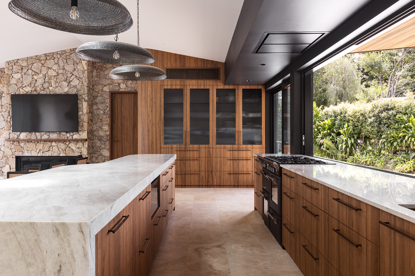 MIDDLE POCKET – Finestone