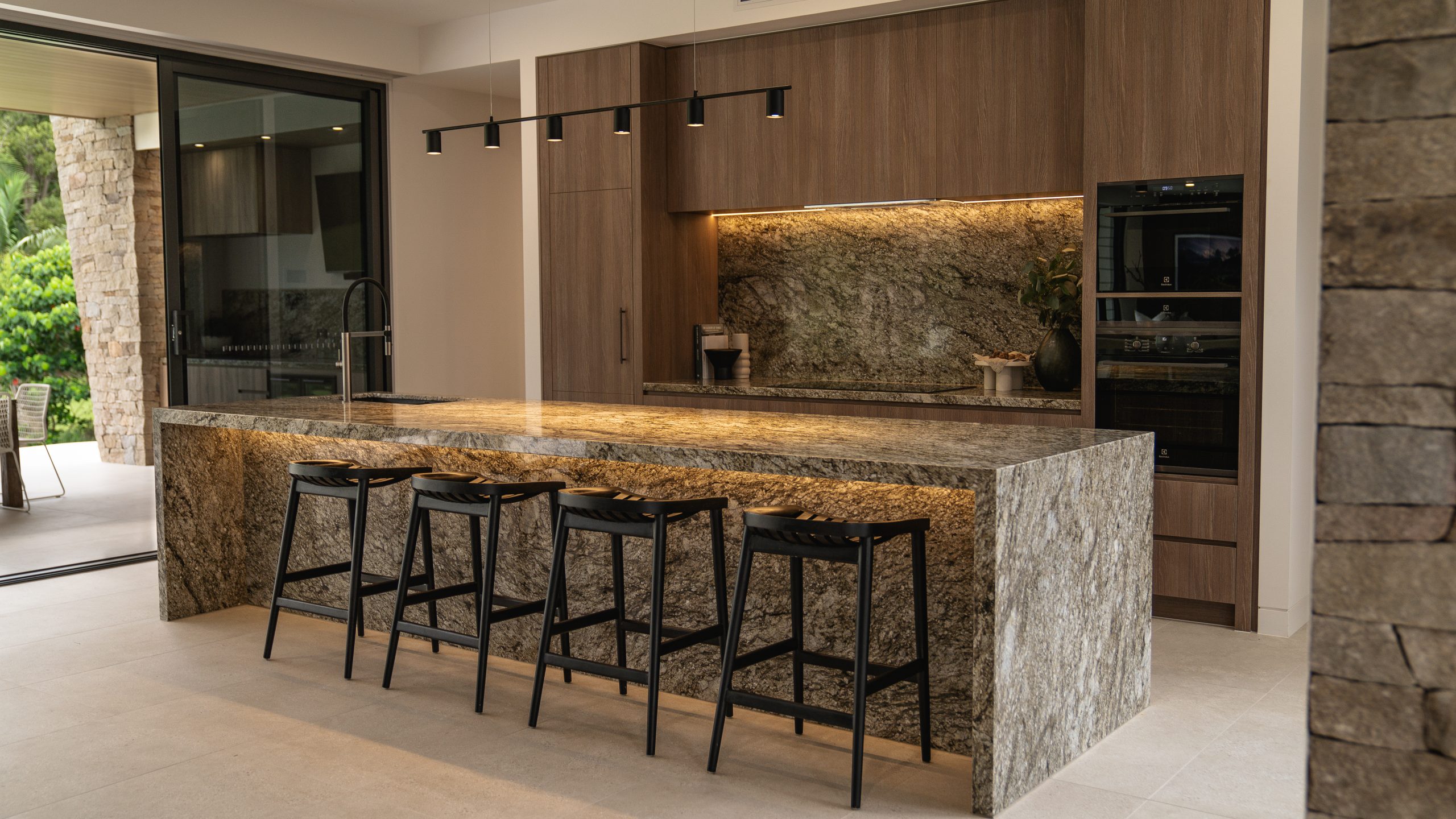 ANNABEL GROVE – Finestone