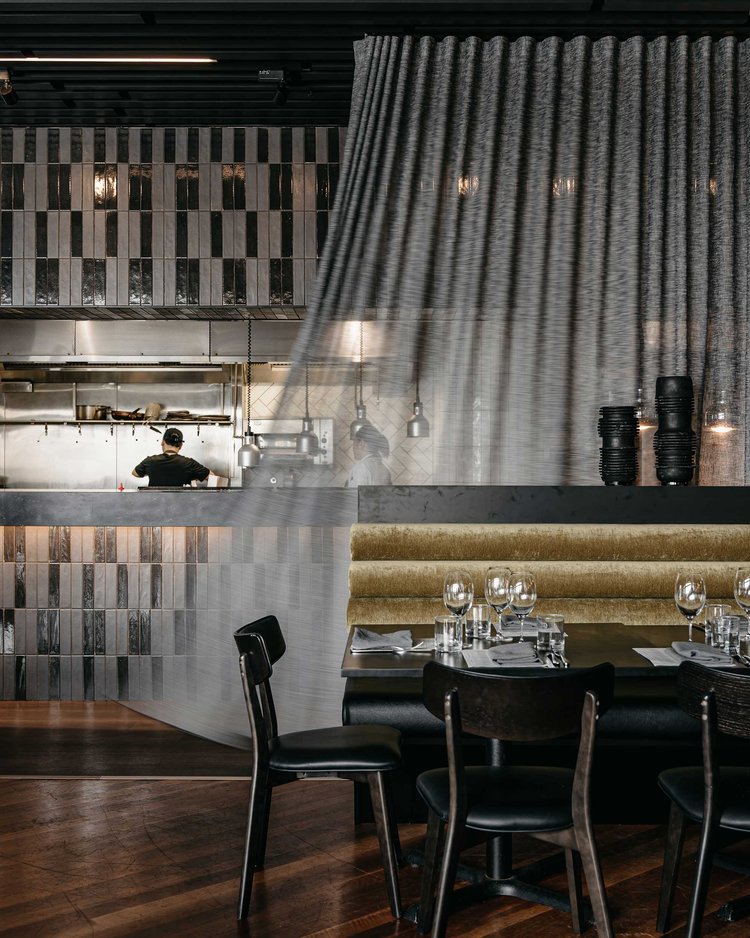 BOS BRISBANE – Finestone