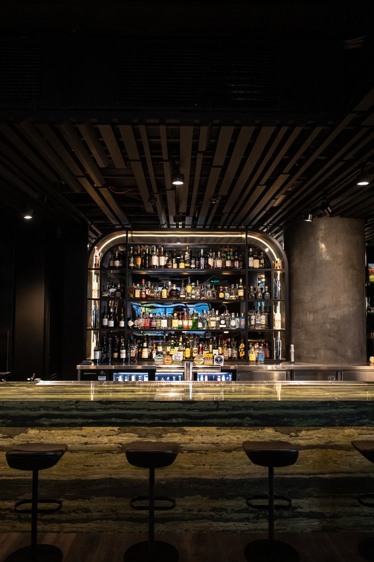 BOS BRISBANE – Finestone