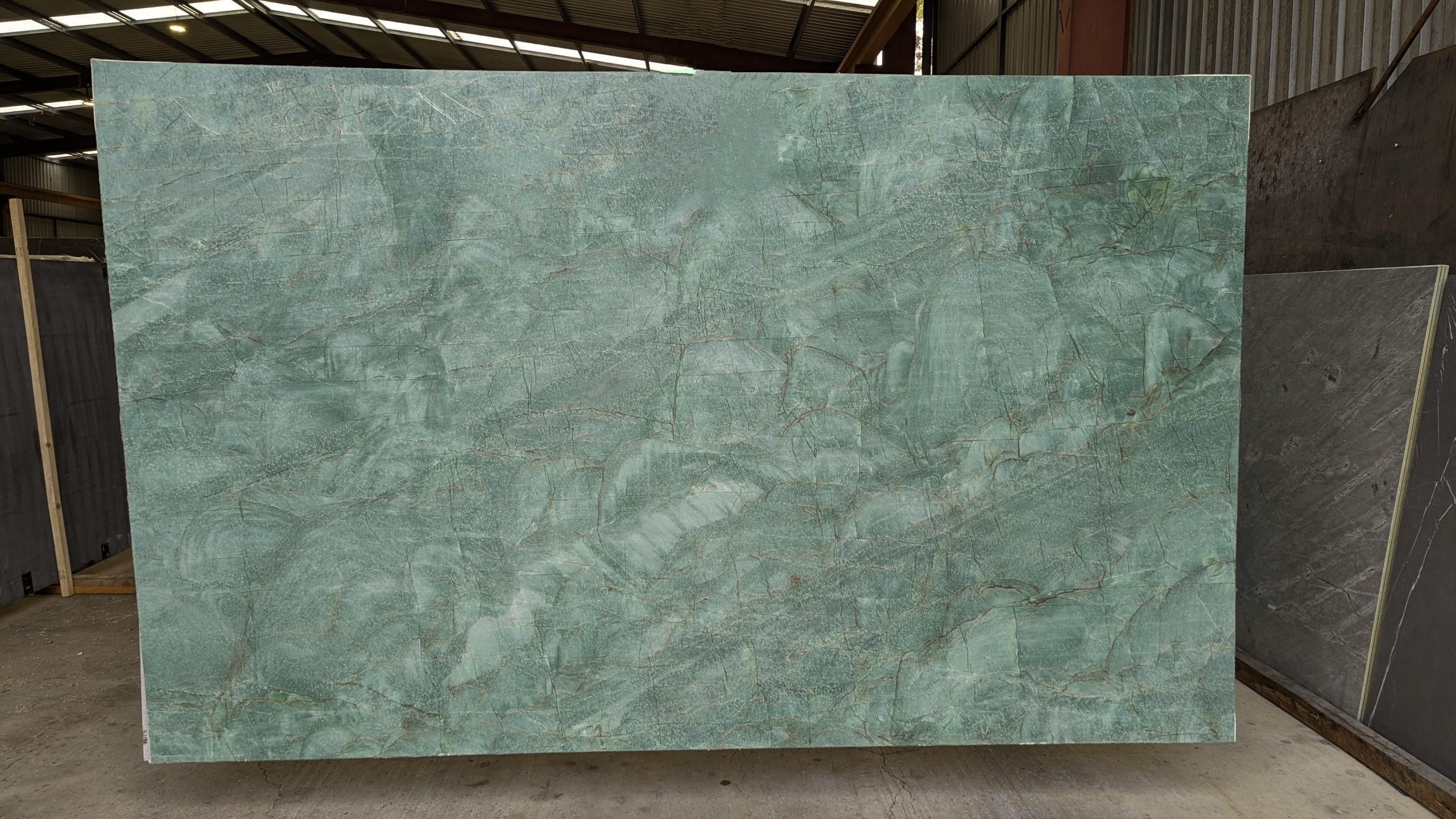 Emerald Quartzite Honed BL56047 – Finestone