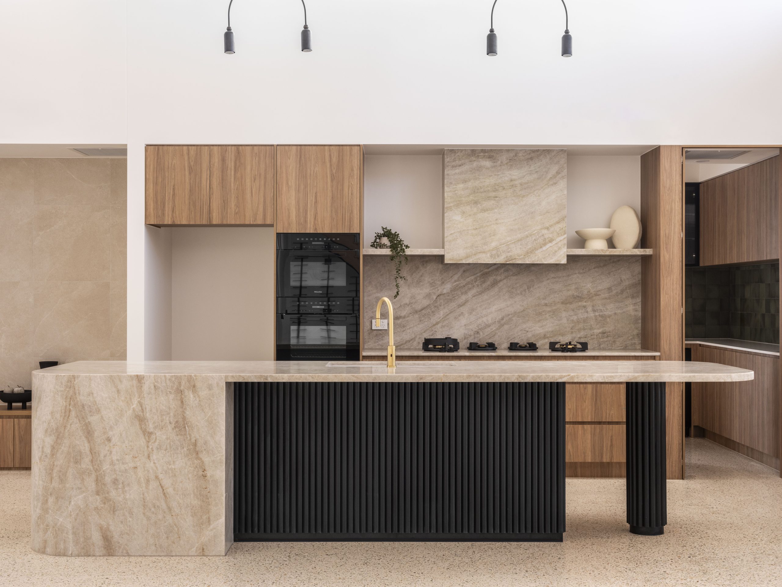 LARCH HOUSE – Finestone