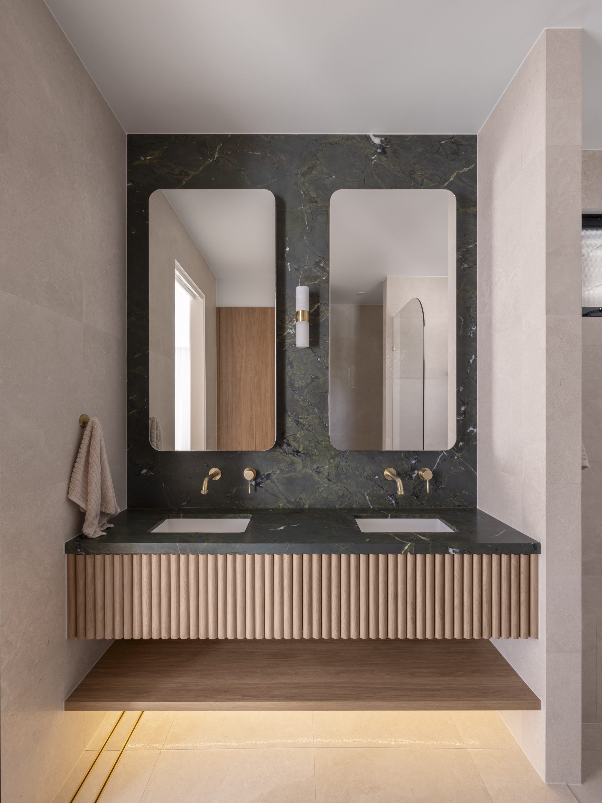 LARCH HOUSE – Finestone