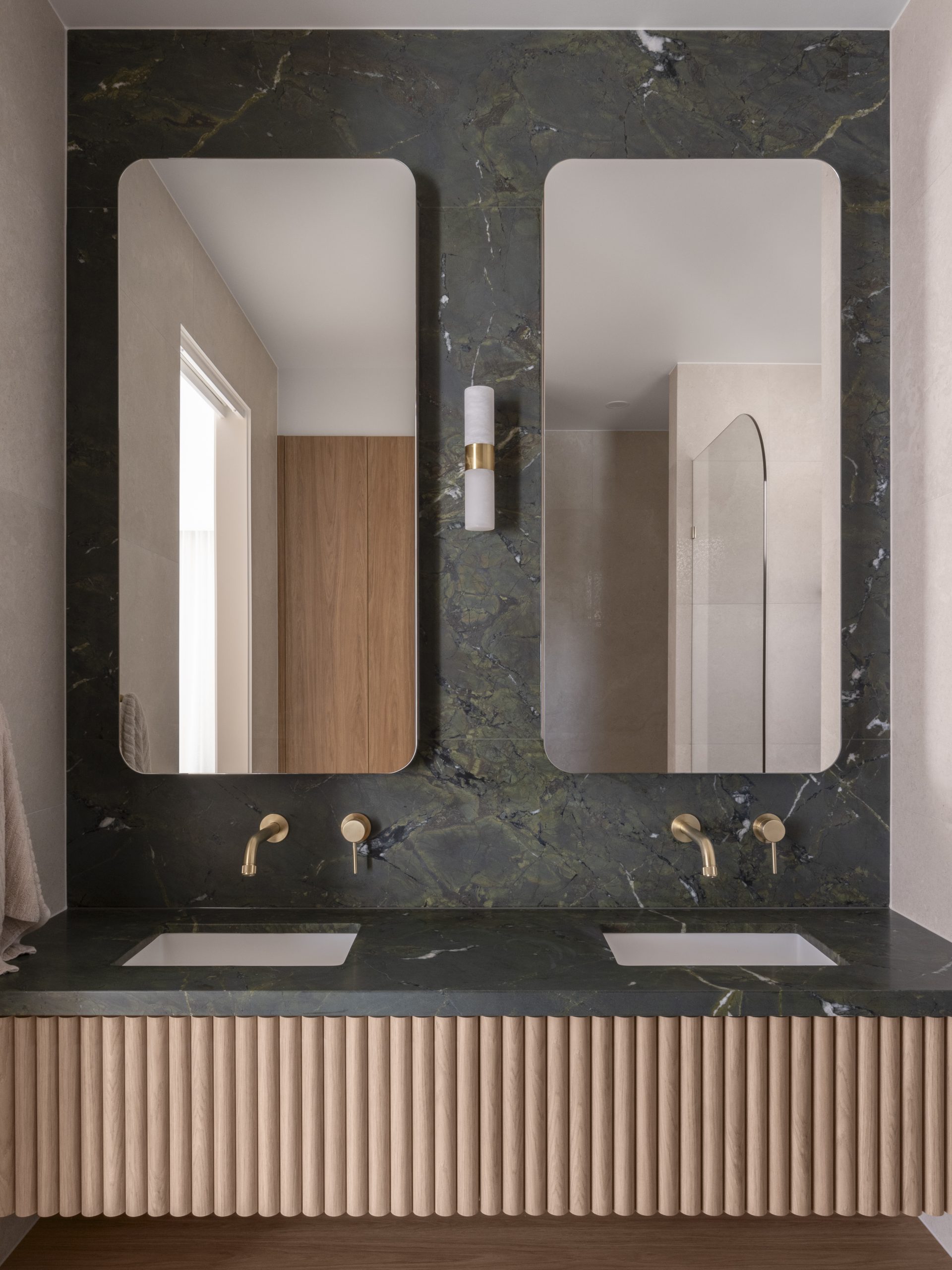 LARCH HOUSE – Finestone