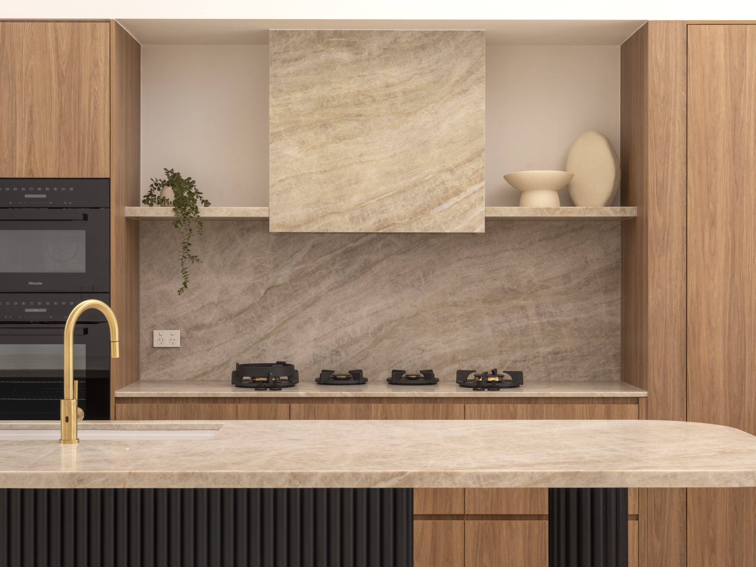 LARCH HOUSE – Finestone