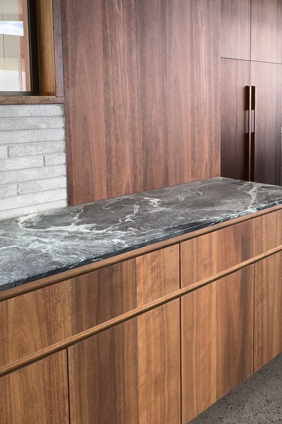 CAPE HOUSE – Finestone